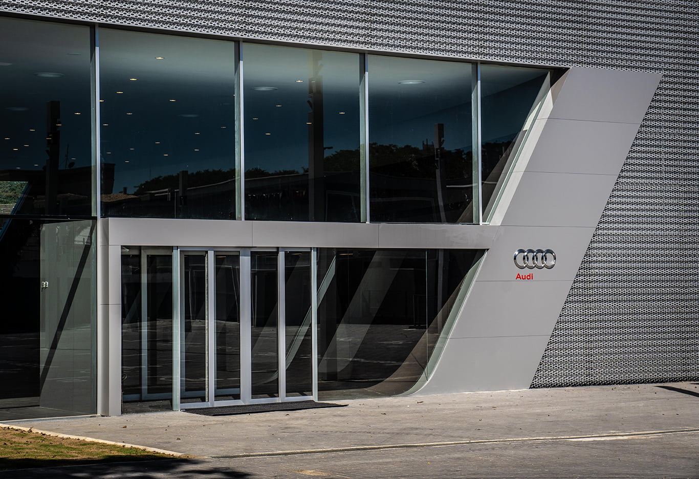 Audi alto da XV | Curitiba - Luiz Volpato Arquitetura